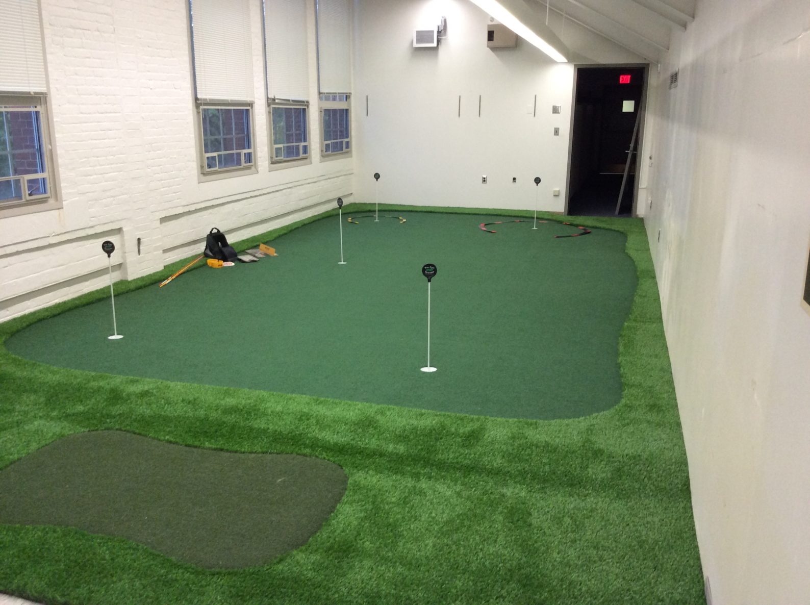 College Indoor Golf Facilities Now a Necessity